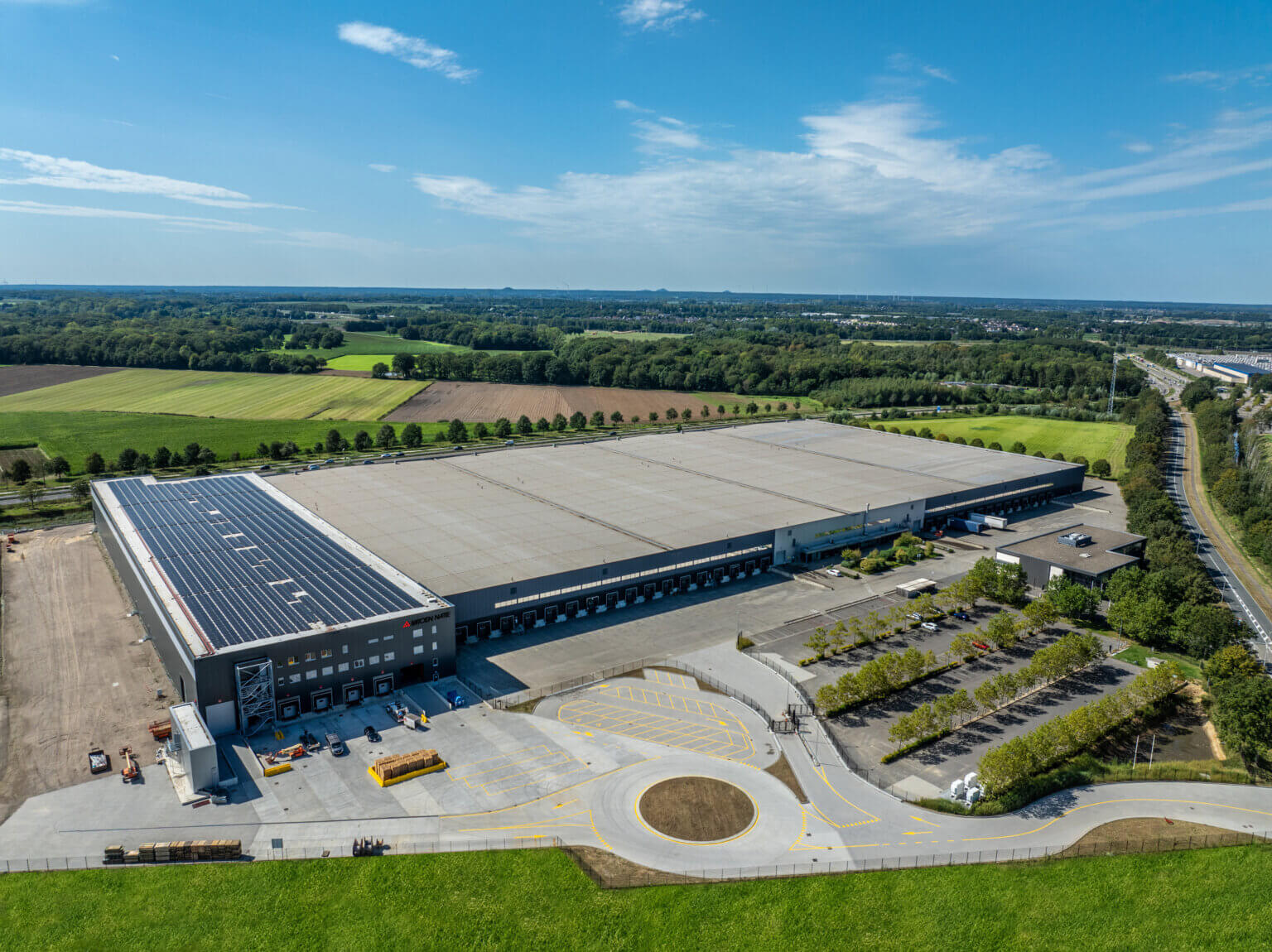 Katoen Natie Born - Consumer Goods & Industry